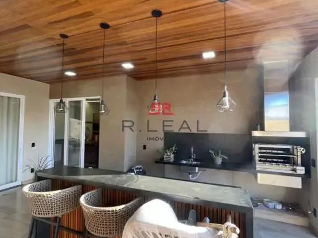 Casa / Sobrado em Condomínio para Locação em Piratininga/SP Centro 3 Quartos