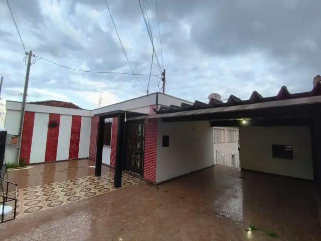 Casa / Sobrado em Condomínio para Locação em Ponta Grossa/PR Uvaranas 3 Quartos