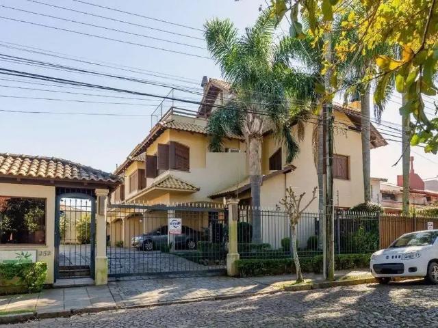 Casa / Sobrado em Condomínio para Locação em Porto Alegre/RS Tristeza 3 Quartos