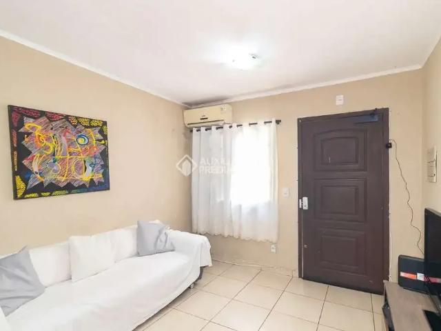 Casa / Sobrado em Condomínio para Locação em Porto Alegre/RS Vila Nova 3 Quartos
