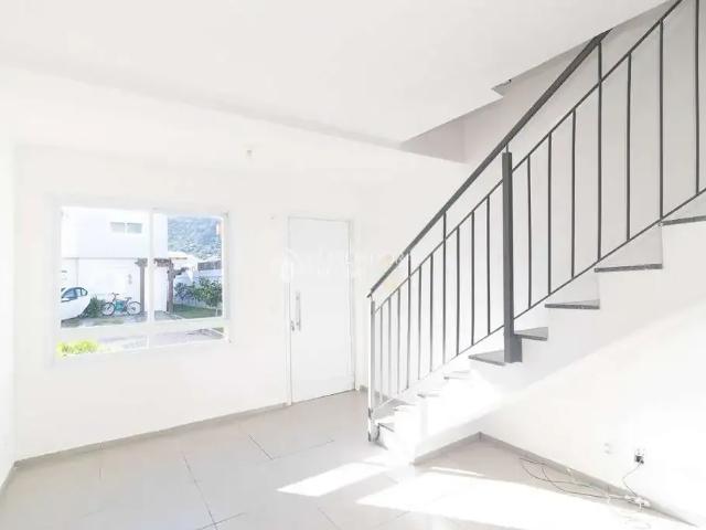 Casa / Sobrado em Condomínio para Locação em Porto Alegre/RS Vila Nova 2 Quartos