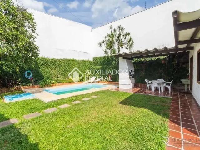 Casa / Sobrado em Condomínio para Locação em Porto Alegre/RS Chácara das Pedras 4 Quartos