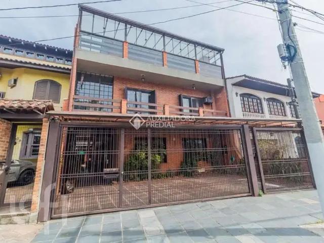 Casa / Sobrado em Condomínio para Locação em Porto Alegre/RS Coronel Aparício Borges 4 Quartos
