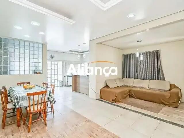 Casa / Sobrado em Condomínio para Locação em Porto Alegre/RS Coronel Aparício Borges 4 Quartos