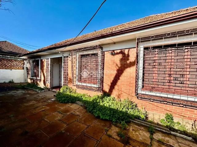 Casa / Sobrado em Condomínio para Locação em Porto Alegre/RS Cristal 3 Quartos