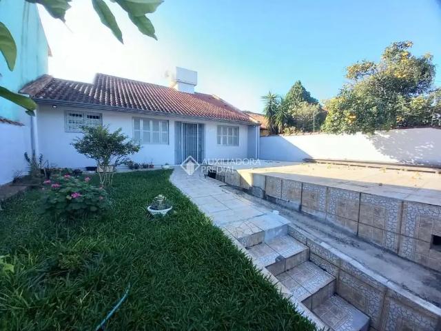 Casa / Sobrado em Condomínio para Locação em Porto Alegre/RS Espírito Santo 3 Quartos