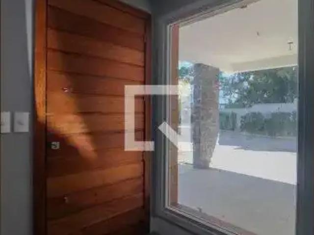 Casa / Sobrado em Condomínio para Locação em Porto Alegre/RS Ipanema 3 Quartos