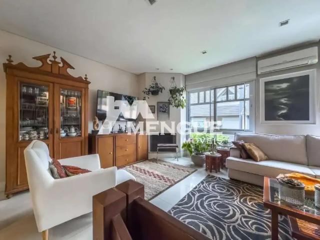Casa / Sobrado em Condomínio para Locação em Porto Alegre/RS Jardim Carvalho 3 Quartos