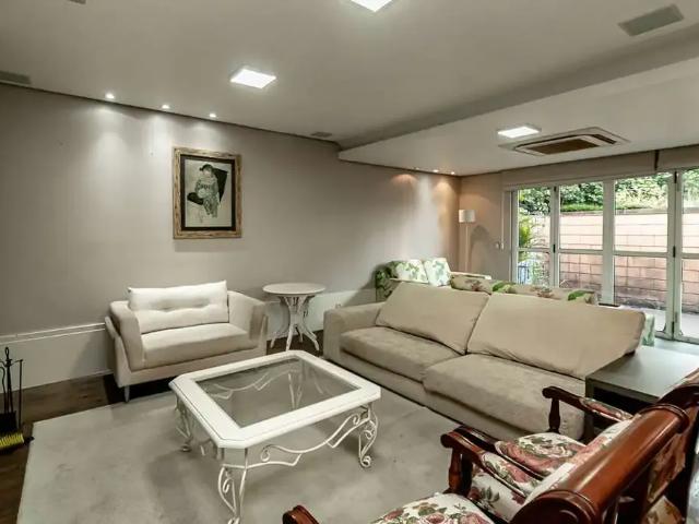 Casa / Sobrado em Condomínio para Locação em Porto Alegre/RS Jardim Carvalho 3 Quartos