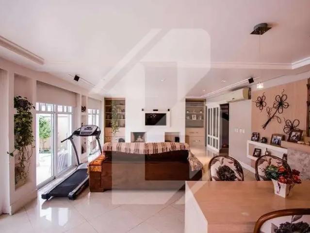 Casa / Sobrado em Condomínio para Locação em Porto Alegre/RS Jardim Carvalho 5 Quartos