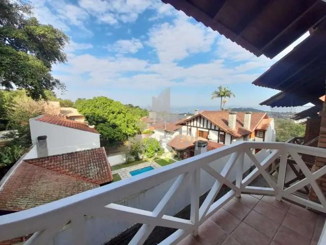 Casa / Sobrado em Condomínio para Locação em Porto Alegre/RS Jardim Isabel 4 Quartos
