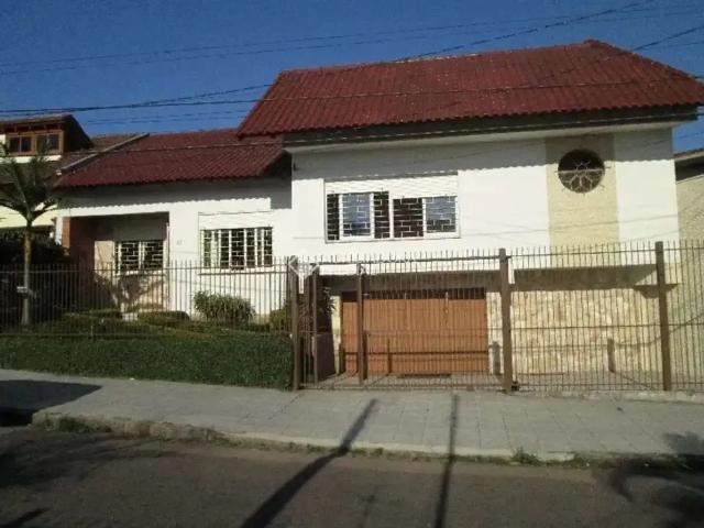 Casa / Sobrado em Condomínio para Locação em Porto Alegre/RS Passo da Areia 4 Quartos
