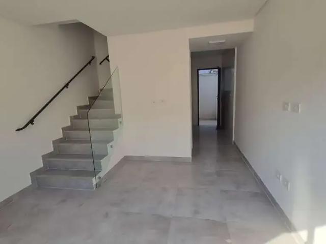 Casa / Sobrado em Condomínio para Locação em Praia Grande/SP Vila Antártica 2 Quartos