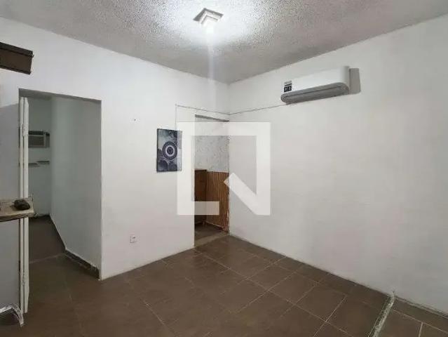 Casa / Sobrado em Condomínio para Locação em Praia Grande/SP Guilhermina 2 Quartos