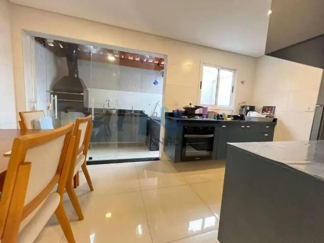 Casa / Sobrado em Condomínio para Locação em Praia Grande/SP Jardim Real 2 Quartos