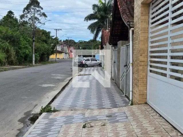 Casa / Sobrado em Condomínio para Locação em Praia Grande/SP Nova Mirim 2 Quartos