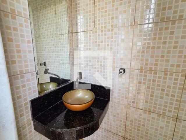 Casa / Sobrado em Condomínio para Locação em Praia Grande/SP Nova Mirim 3 Quartos