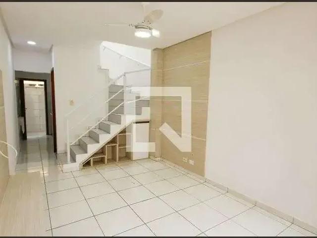 Casa / Sobrado em Condomínio para Locação em Praia Grande/SP Sítio do Campo 2 Quartos