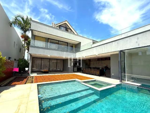 Casa / Sobrado em Condomínio para Locação em Rio de Janeiro/RJ Barra da Tijuca 4 Quartos