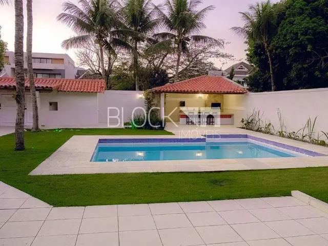 Casa / Sobrado em Condomínio para Locação em Rio de Janeiro/RJ Barra da Tijuca 4 Quartos