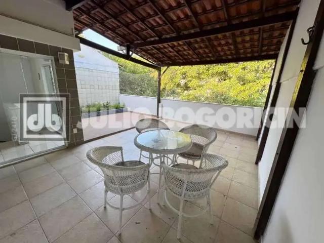 Casa / Sobrado em Condomínio para Locação em Rio de Janeiro/RJ Barra da Tijuca 3 Quartos