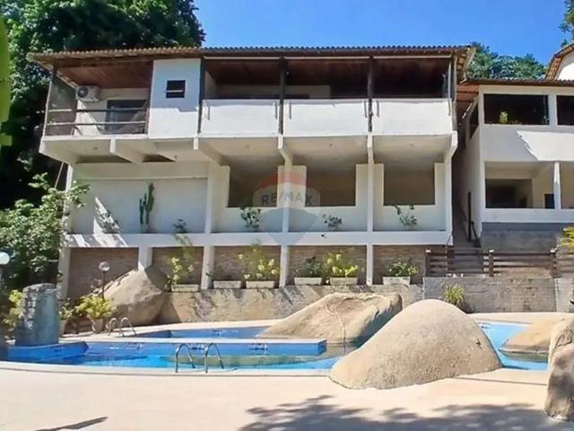 Casa / Sobrado em Condomínio para Locação em Rio de Janeiro/RJ Barra de Guaratiba 5 Quartos