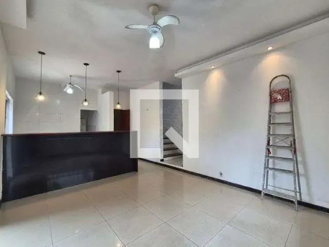 Casa / Sobrado em Condomínio para Locação em Rio de Janeiro/RJ Barra de Guaratiba 3 Quartos