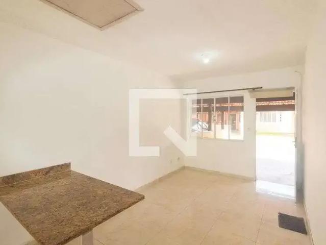 Casa / Sobrado em Condomínio para Locação em Rio de Janeiro/RJ Campo Grande 2 Quartos