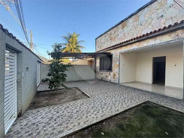 Casa / Sobrado em Condomínio para Locação em Rio de Janeiro/RJ Campo Grande 3 Quartos