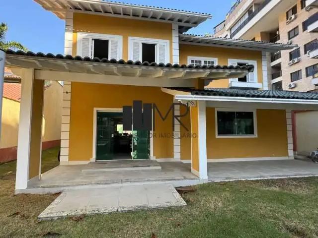 Casa / Sobrado em Condomínio para Locação em Rio de Janeiro/RJ Freguesia Jacarepaguá 4 Quartos