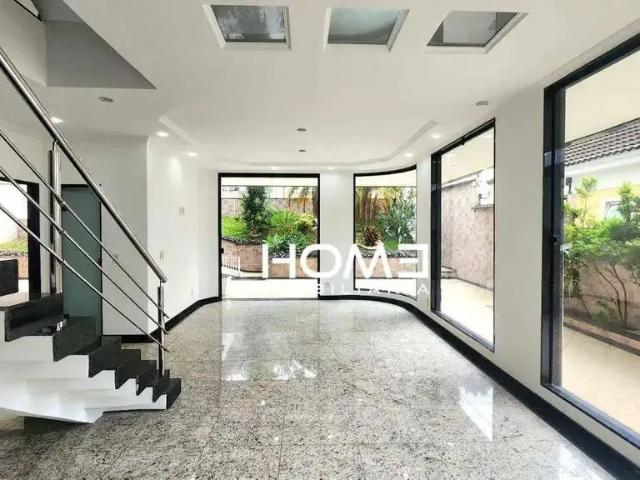 Casa / Sobrado em Condomínio para Locação em Rio de Janeiro/RJ Freguesia Jacarepaguá 4 Quartos