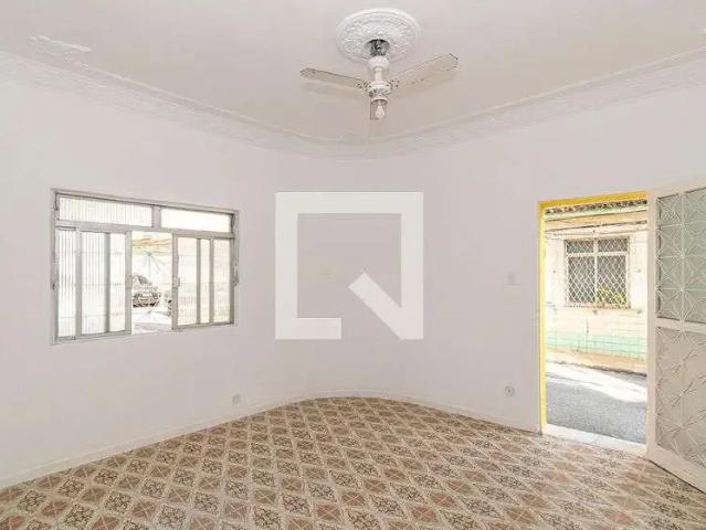 Casa / Sobrado em Condomínio para Locação em Rio de Janeiro/RJ Irajá 2 Quartos