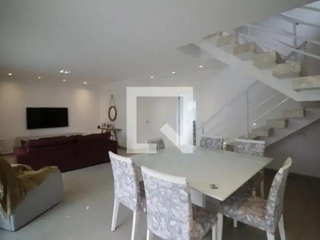 Casa / Sobrado em Condomínio para Locação em Rio de Janeiro/RJ Pechincha 4 Quartos