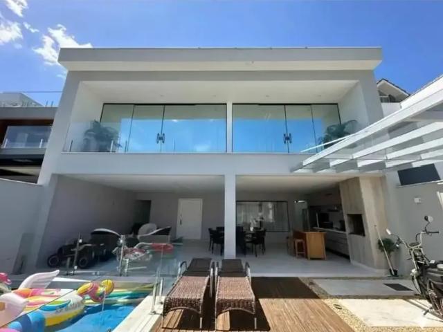 Casa / Sobrado em Condomínio para Locação em Rio de Janeiro/RJ Recreio dos Bandeirantes 4 Quartos