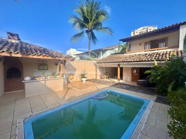 Casa / Sobrado em Condomínio para Locação em Rio de Janeiro/RJ Recreio dos Bandeirantes 4 Quartos