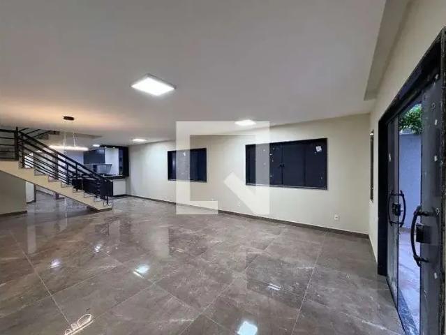 Casa / Sobrado em Condomínio para Locação em Rio de Janeiro/RJ Recreio dos Bandeirantes 4 Quartos