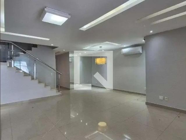 Casa / Sobrado em Condomínio para Locação em Rio de Janeiro/RJ Recreio dos Bandeirantes 4 Quartos