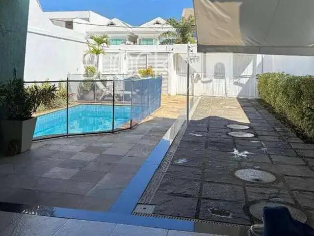 Casa / Sobrado em Condomínio para Locação em Rio de Janeiro/RJ Recreio dos Bandeirantes 4 Quartos