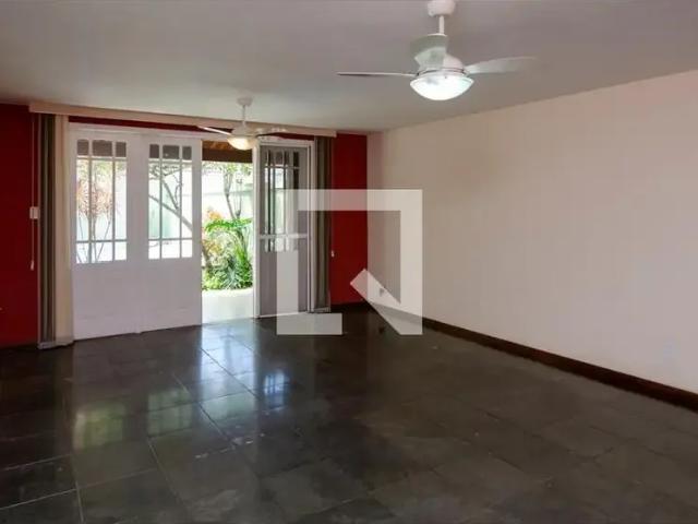 Casa / Sobrado em Condomínio para Locação em Rio de Janeiro/RJ Recreio dos Bandeirantes 4 Quartos