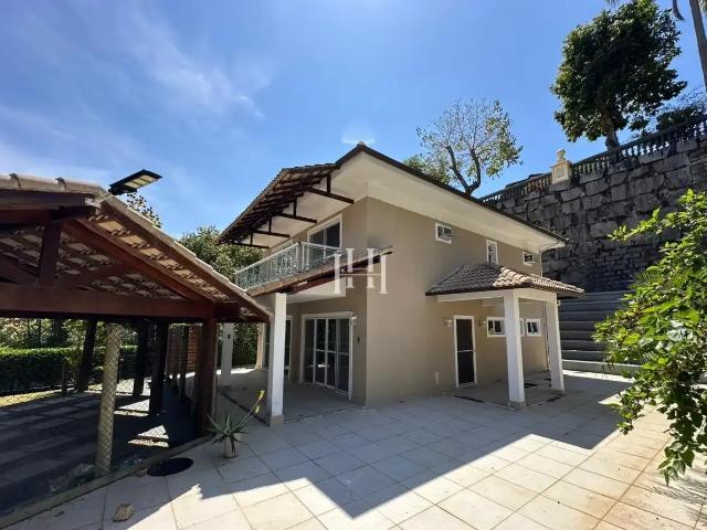 Casa / Sobrado em Condomínio para Locação em Rio de Janeiro/RJ Recreio dos Bandeirantes 4 Quartos