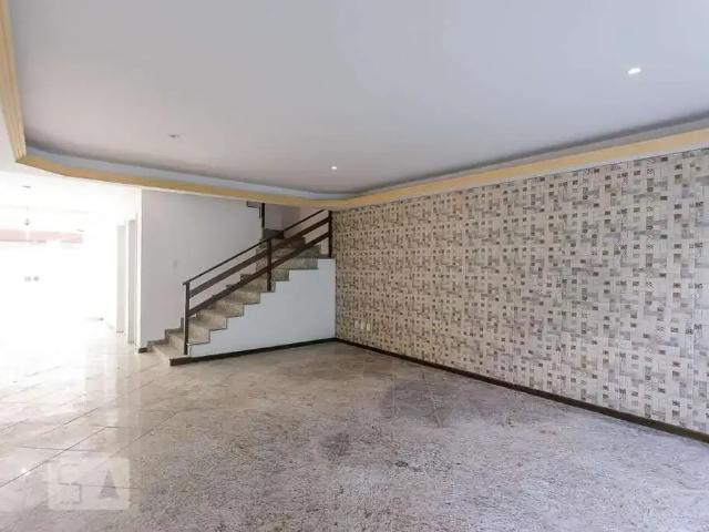 Casa / Sobrado em Condomínio para Locação em Rio de Janeiro/RJ Recreio dos Bandeirantes 4 Quartos