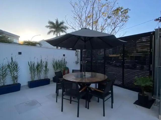 Casa / Sobrado em Condomínio para Locação em Rio de Janeiro/RJ Recreio dos Bandeirantes 5 Quartos