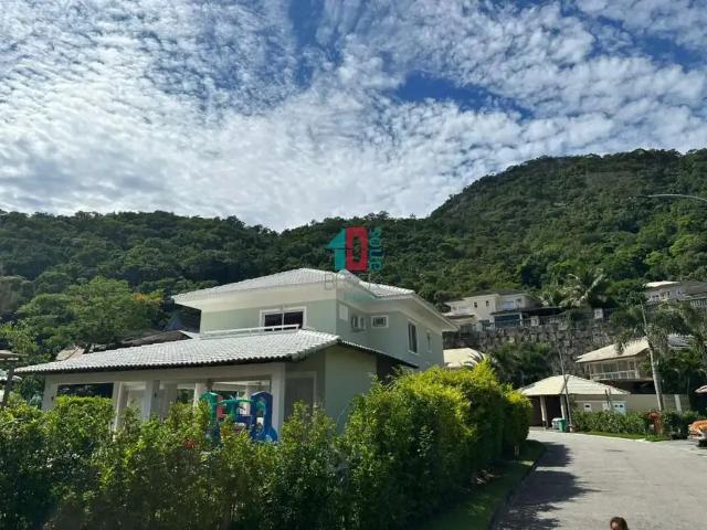 Casa / Sobrado em Condomínio para Locação em Rio de Janeiro/RJ Recreio dos Bandeirantes 5 Quartos
