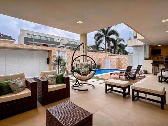 Casa / Sobrado em Condomínio para Locação em Rio de Janeiro/RJ Recreio dos Bandeirantes 6 Quartos