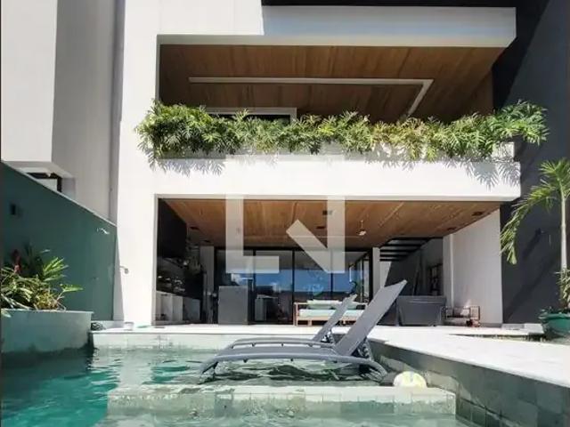 Casa / Sobrado em Condomínio para Locação em Rio de Janeiro/RJ Recreio dos Bandeirantes 3 Quartos