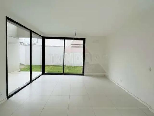 Casa / Sobrado em Condomínio para Locação em Rio de Janeiro/RJ Recreio dos Bandeirantes 3 Quartos
