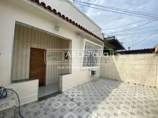 Casa / Sobrado em Condomínio para Locação em Rio de Janeiro/RJ Realengo 2 Quartos