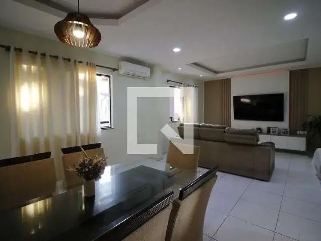 Casa / Sobrado em Condomínio para Locação em Rio de Janeiro/RJ Taquara 4 Quartos