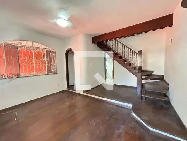 Casa / Sobrado em Condomínio para Locação em Rio de Janeiro/RJ Vila Valqueire 3 Quartos