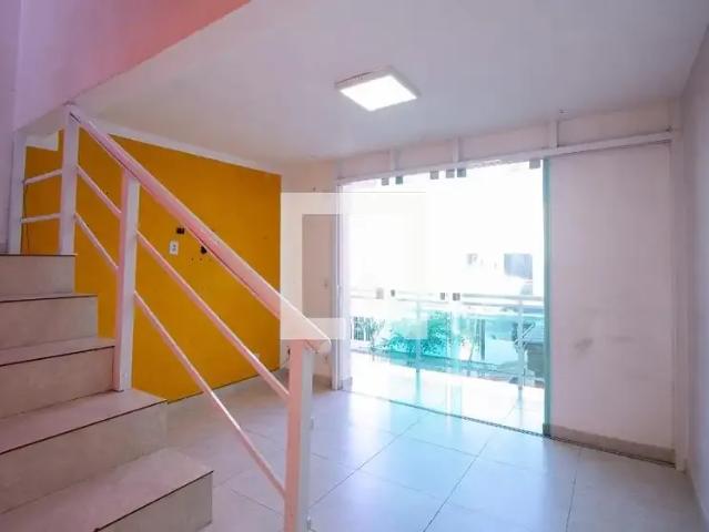 Casa / Sobrado em Condomínio para Locação em São Gonçalo/RJ Colubande 2 Quartos